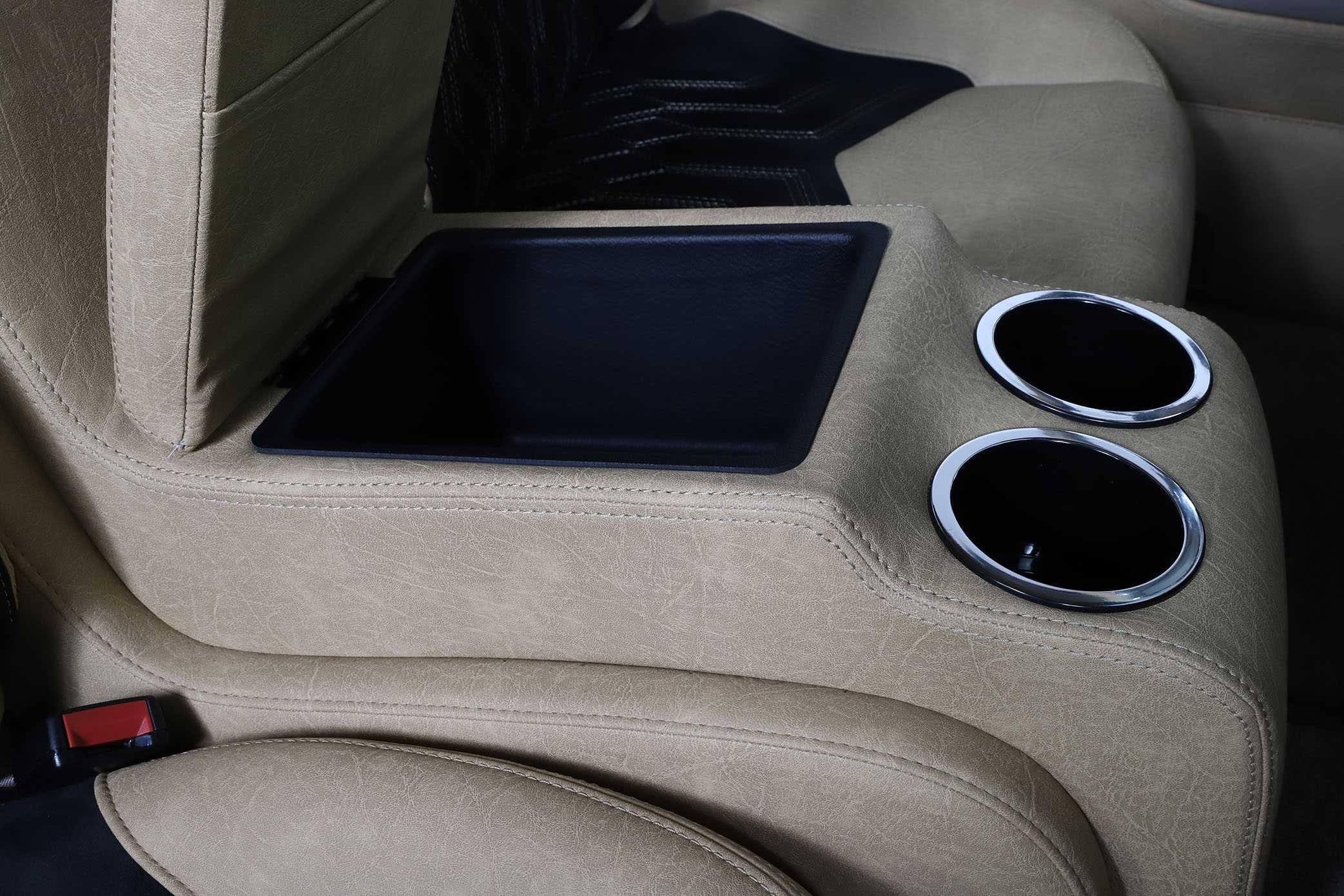 2 BUCKET SEATS WITH BUDDY CONSOLE