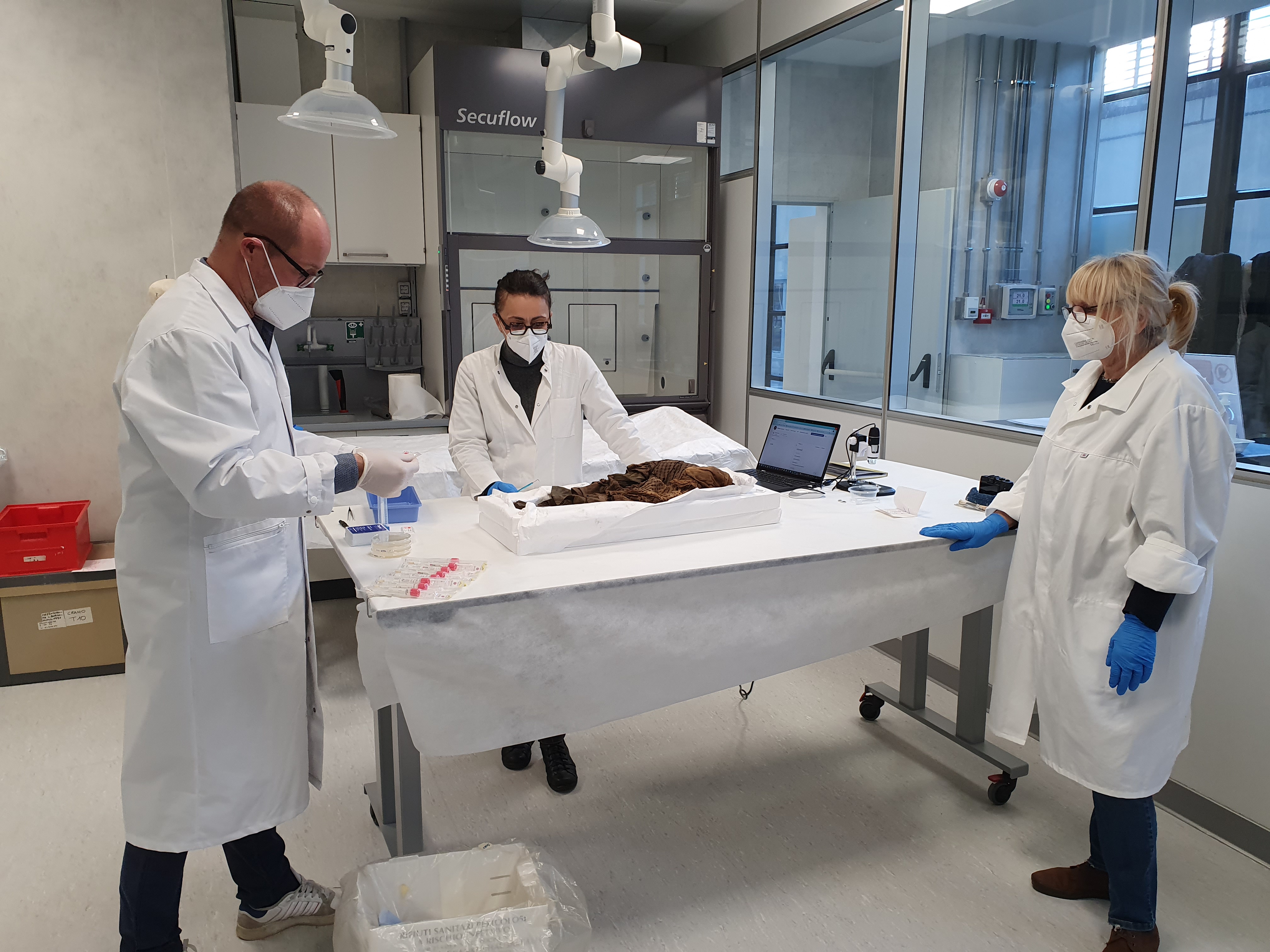 Unwrapping the stories of two Egyptian mummies