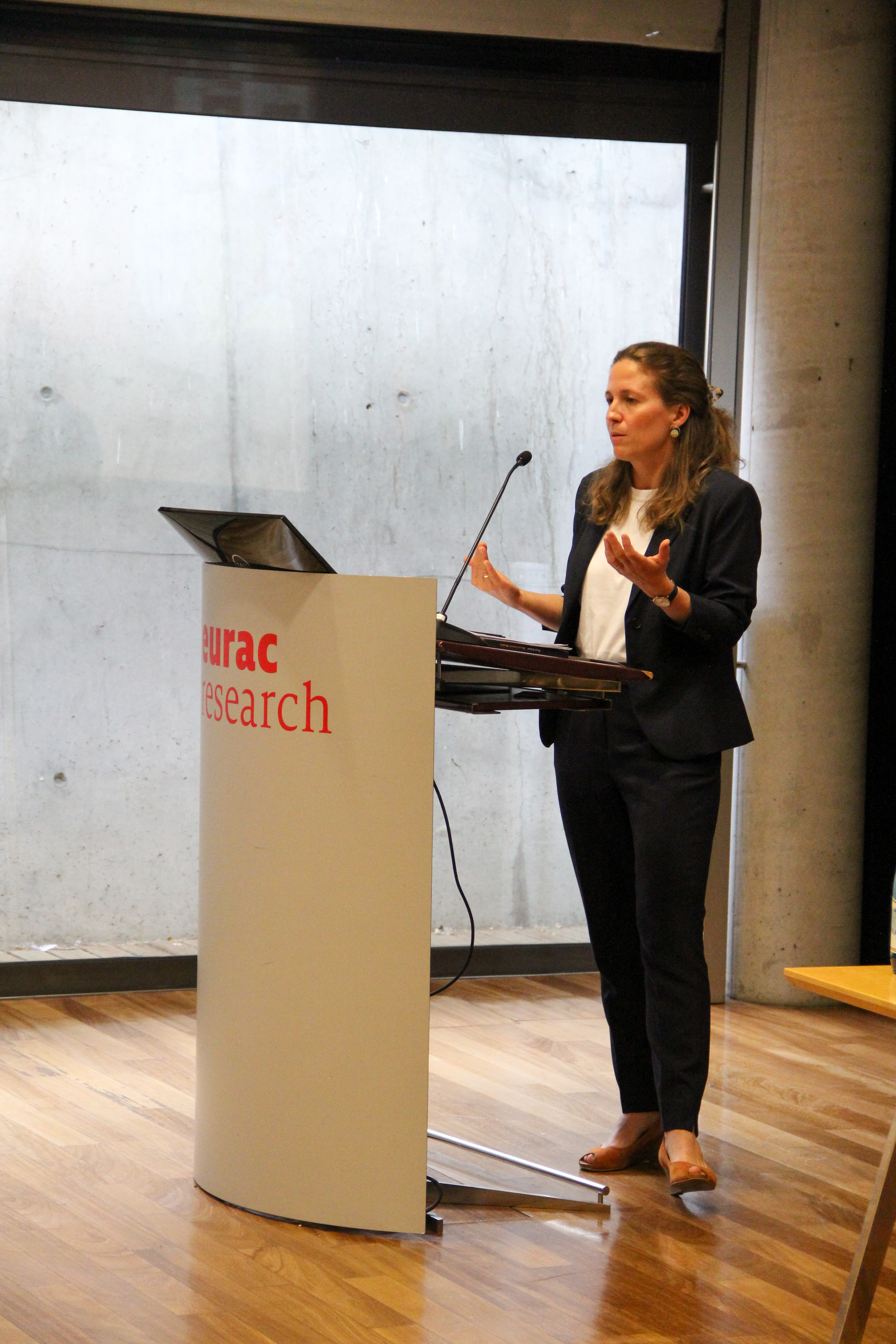 Understanding Globalization: Wer hat Zugang zu globalem Wissen? - Eurac ...