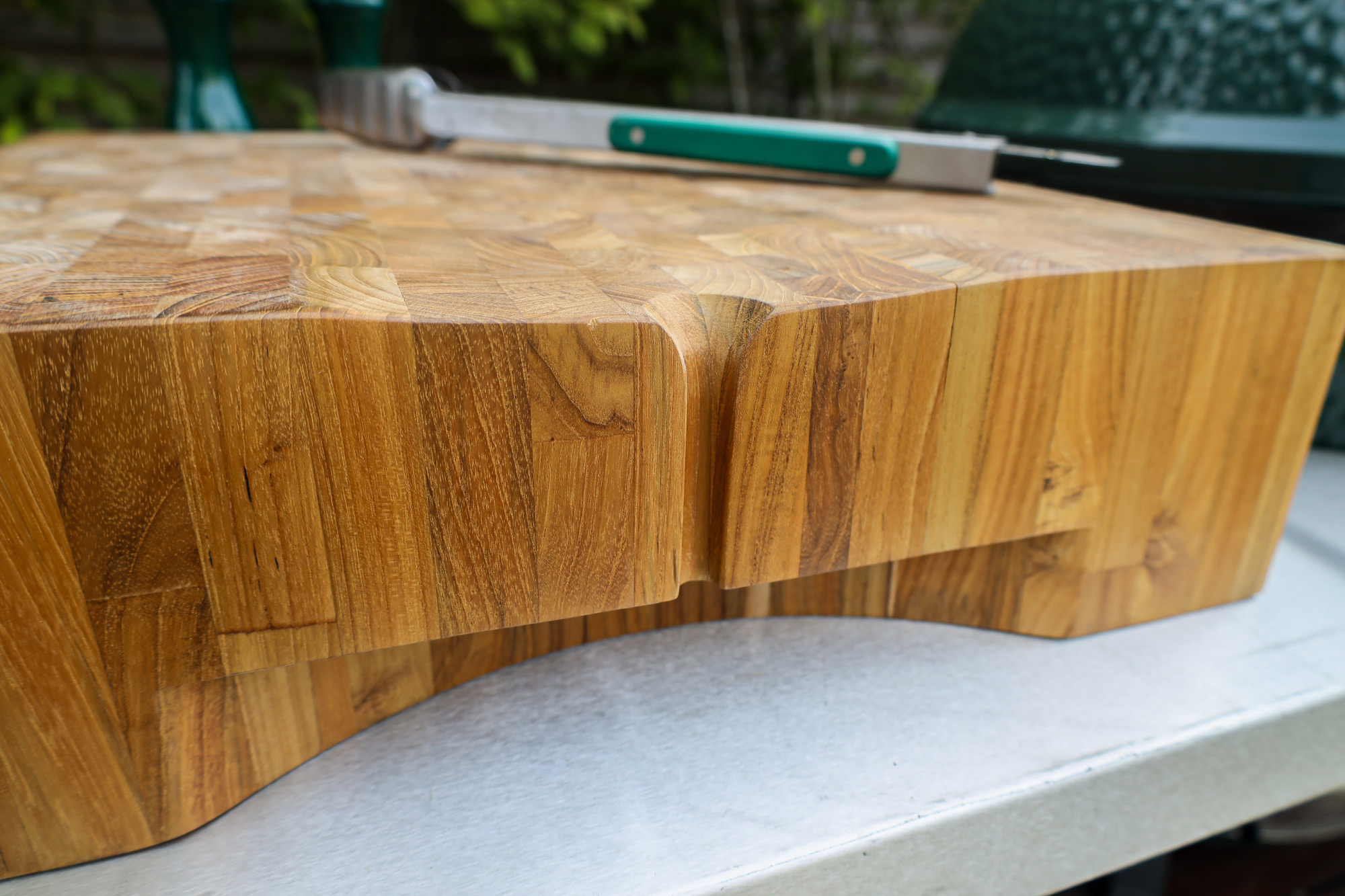 Teak Butcher's Block | Ceramic Charcoal BBQs | Big Green Egg