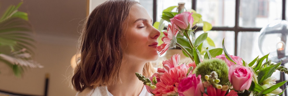 Pink Flowers Guide: Meanings & Decor | BloomsyBox