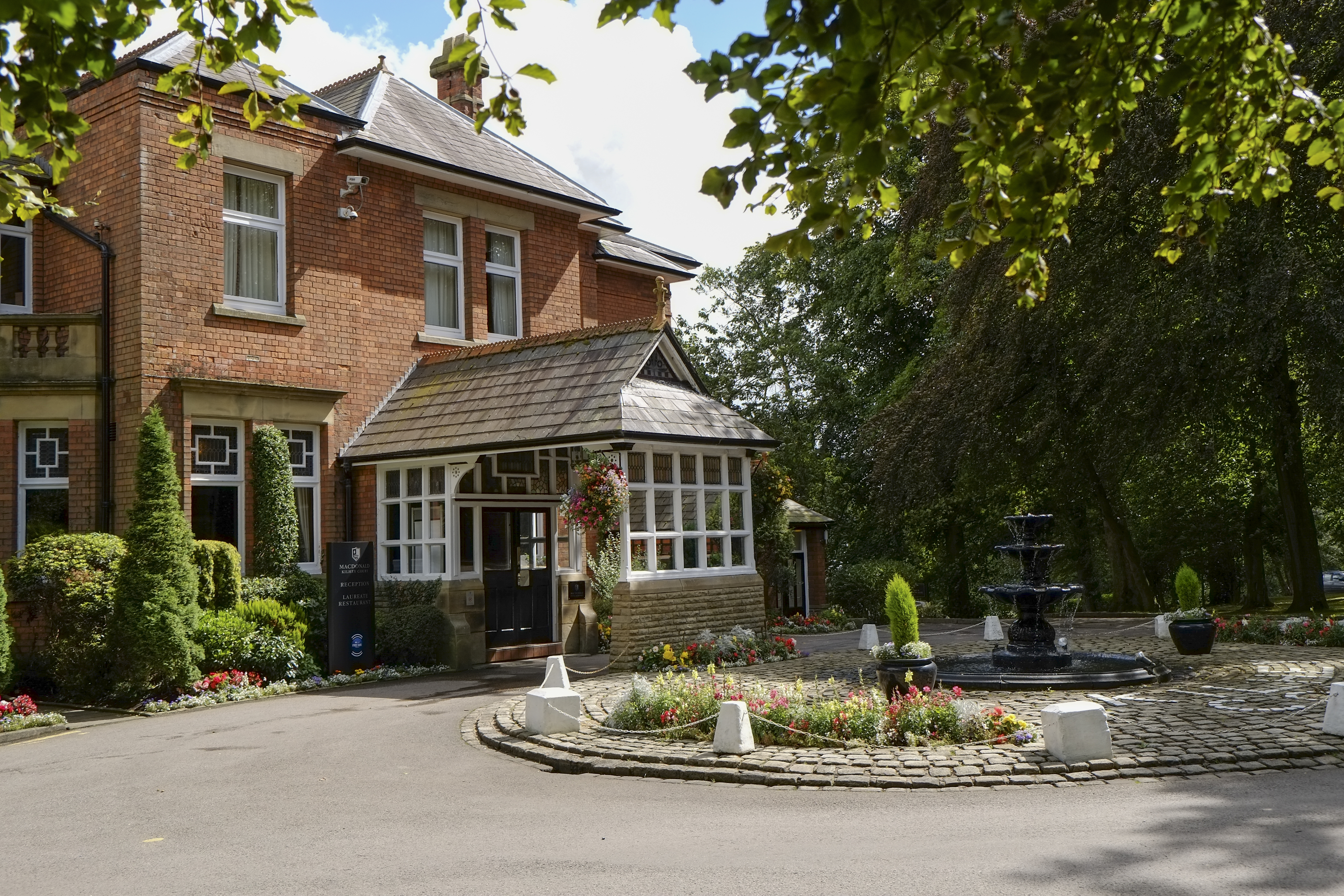 Luxury 4 Star Hotel in Wigan | Macdonald Kilhey Court