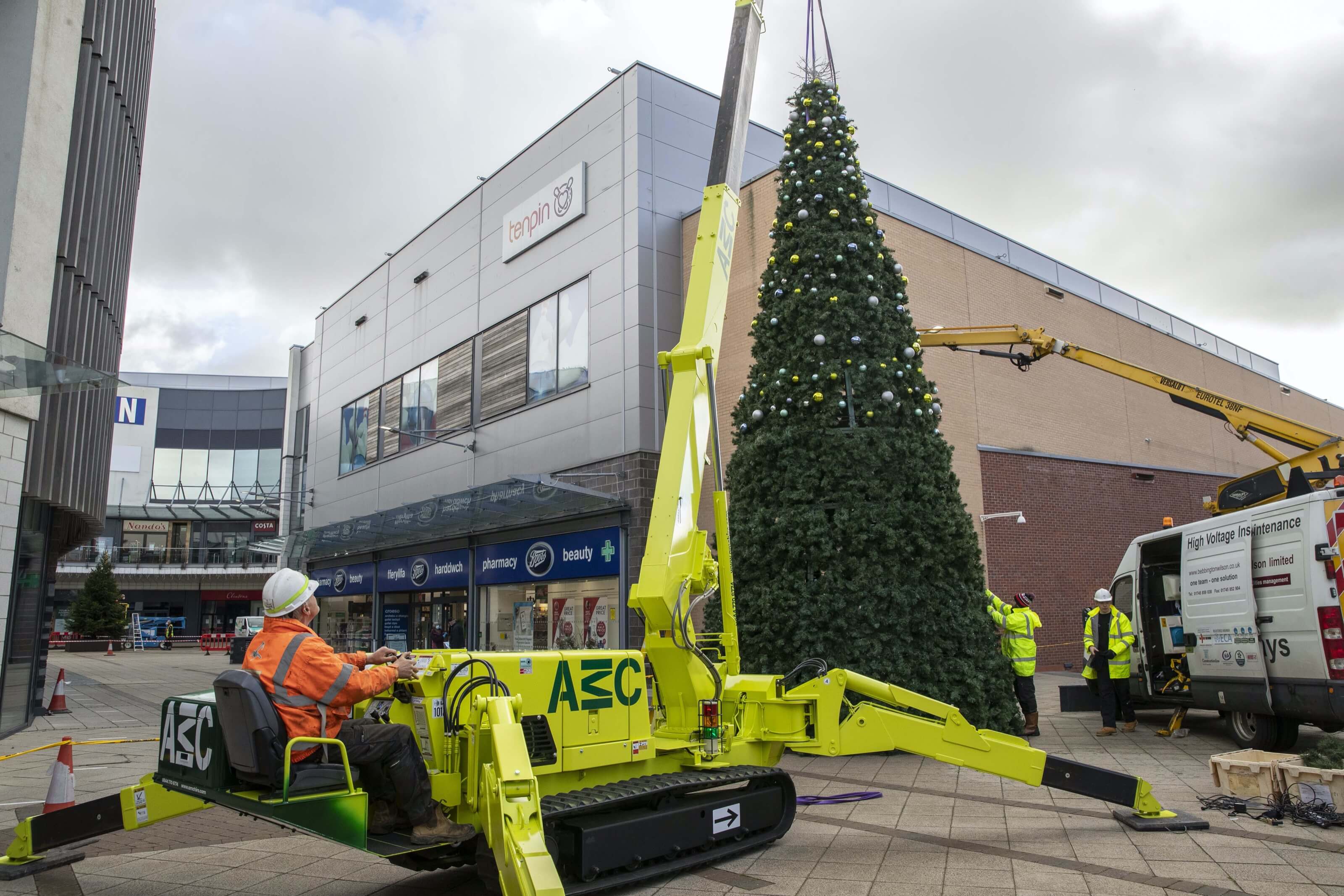 Christmas Tree Installation | Case Study | AMC Hire