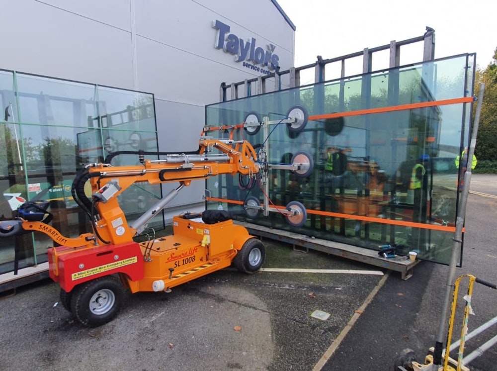 Jaguar Land Rover Showroom Glass Installation | Case Study