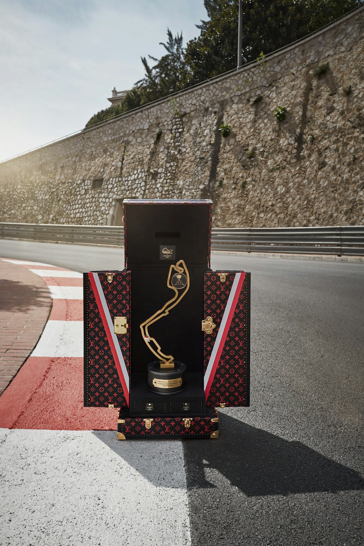 Max Verstappen vince il trofeo Louis Vuitton del 78° Grand Prix de ...