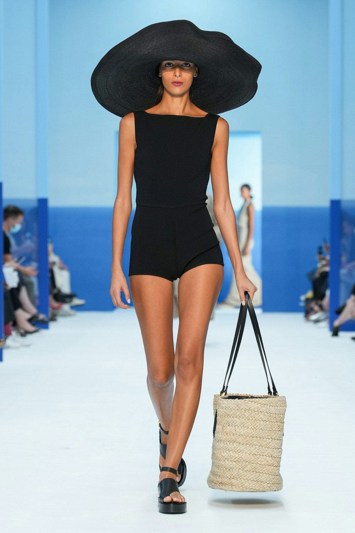 Max Mara minimal chic per la Spring Summer 2023