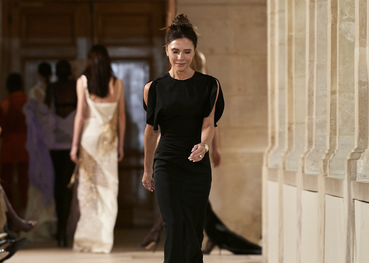 Victoria Beckham in Paris: tra lusso, sensualità e piacevoli ossimori