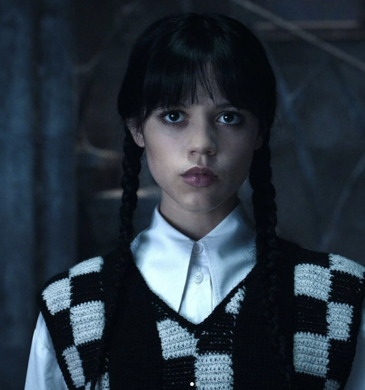 Vestirsi come Mercoledì Addams, i look da copiare