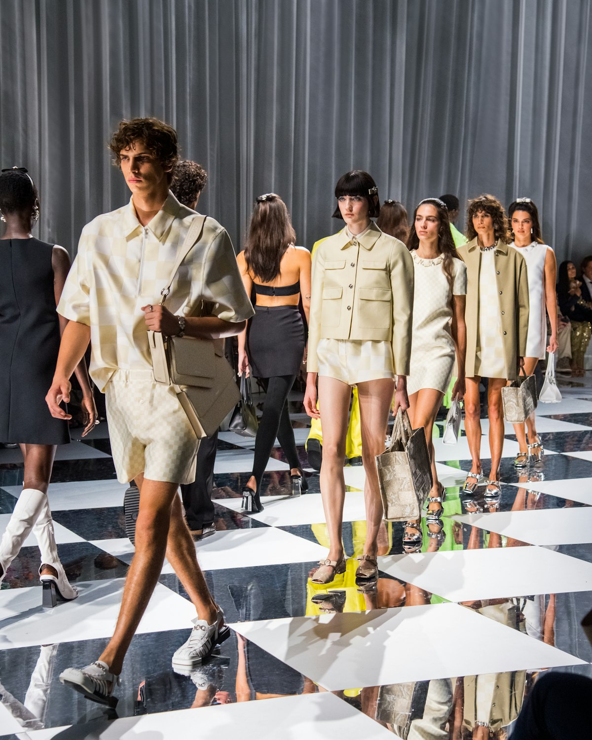 La nuova collezione di Versace per la primavera estate 2024