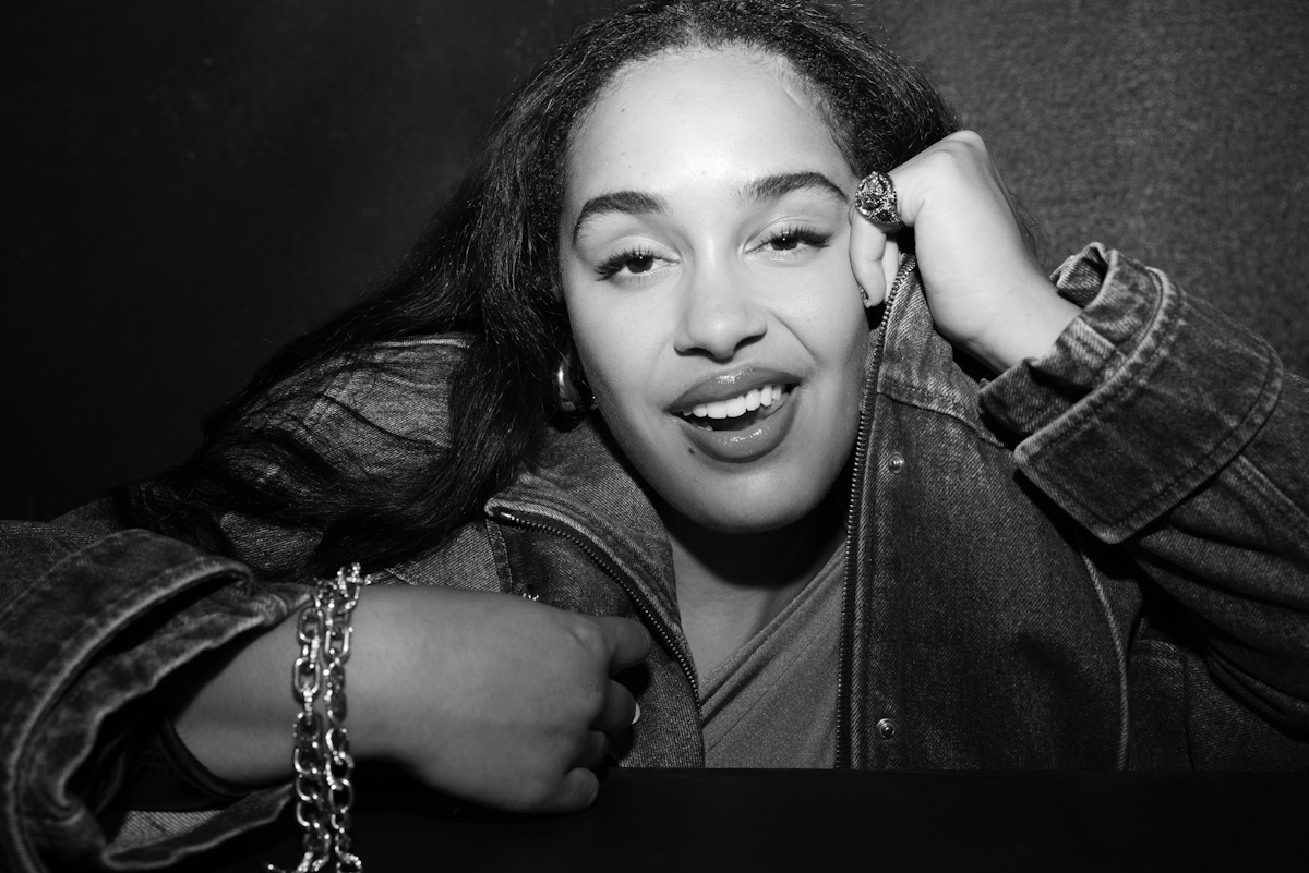 JORJA SMITH e l'ultimo album Falling or Flying