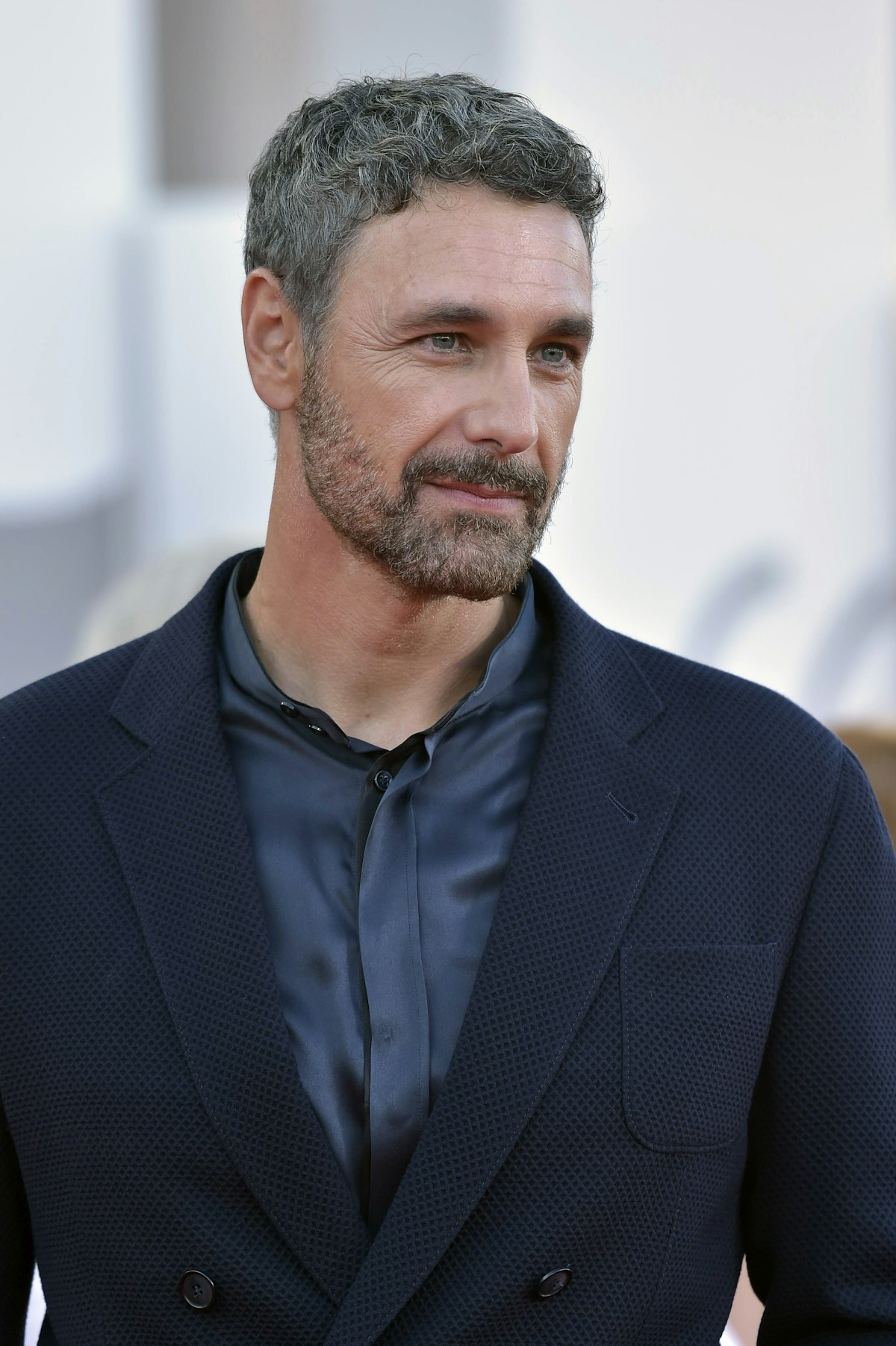 Raoul Bova nel cast di Emily in Paris 4: sarà l'amore di Sylvie