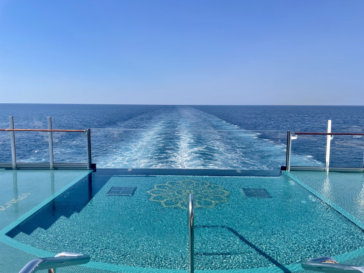 In crociera su Explora I