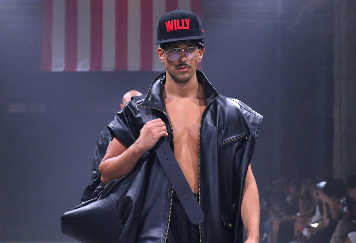 Mahmood diventa un modello e sfila alla New York Fashion Week 2024 per ...