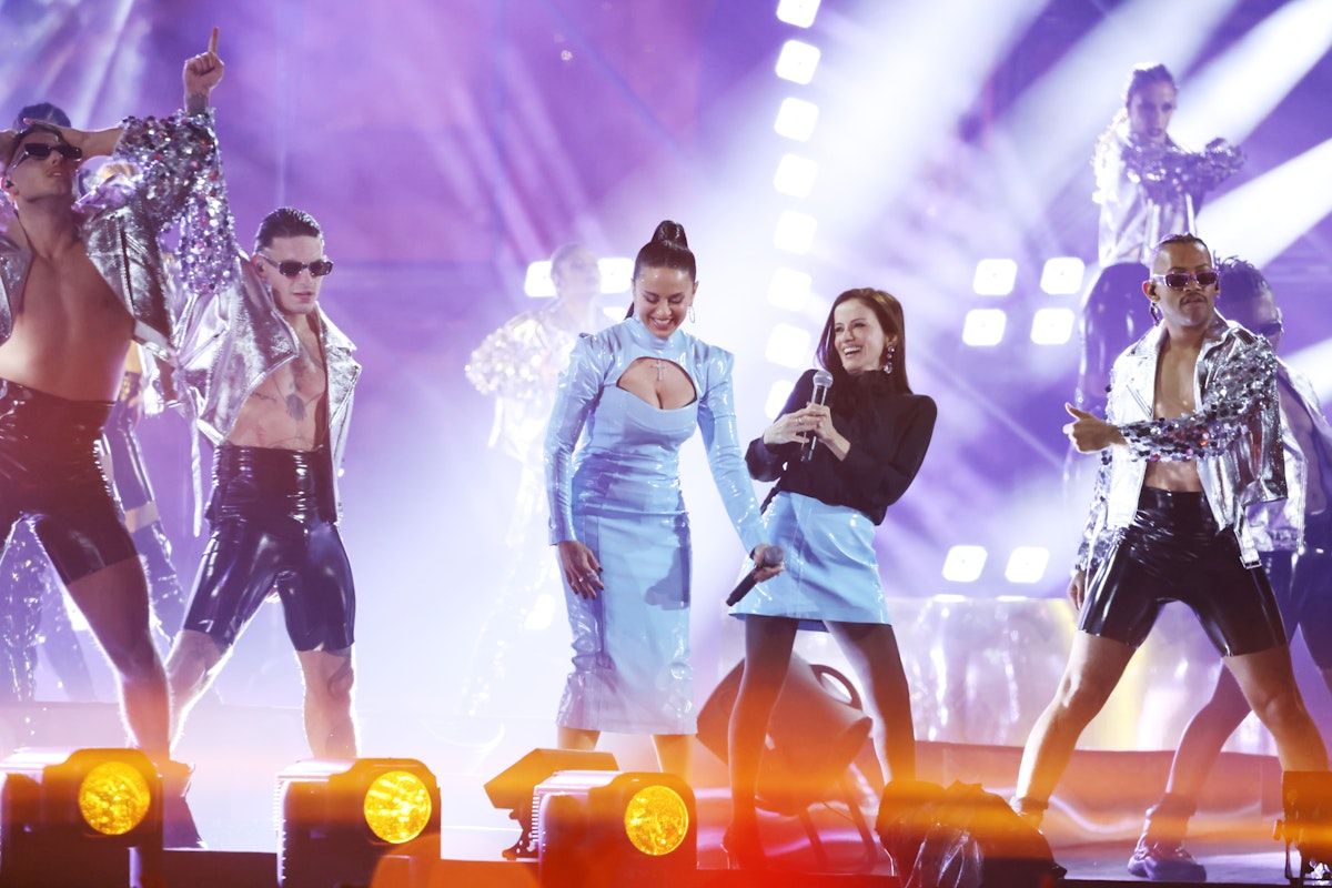 La regina di X Factor 2024 Paola Iezzi incanta Napoli (con Chiara) per ...