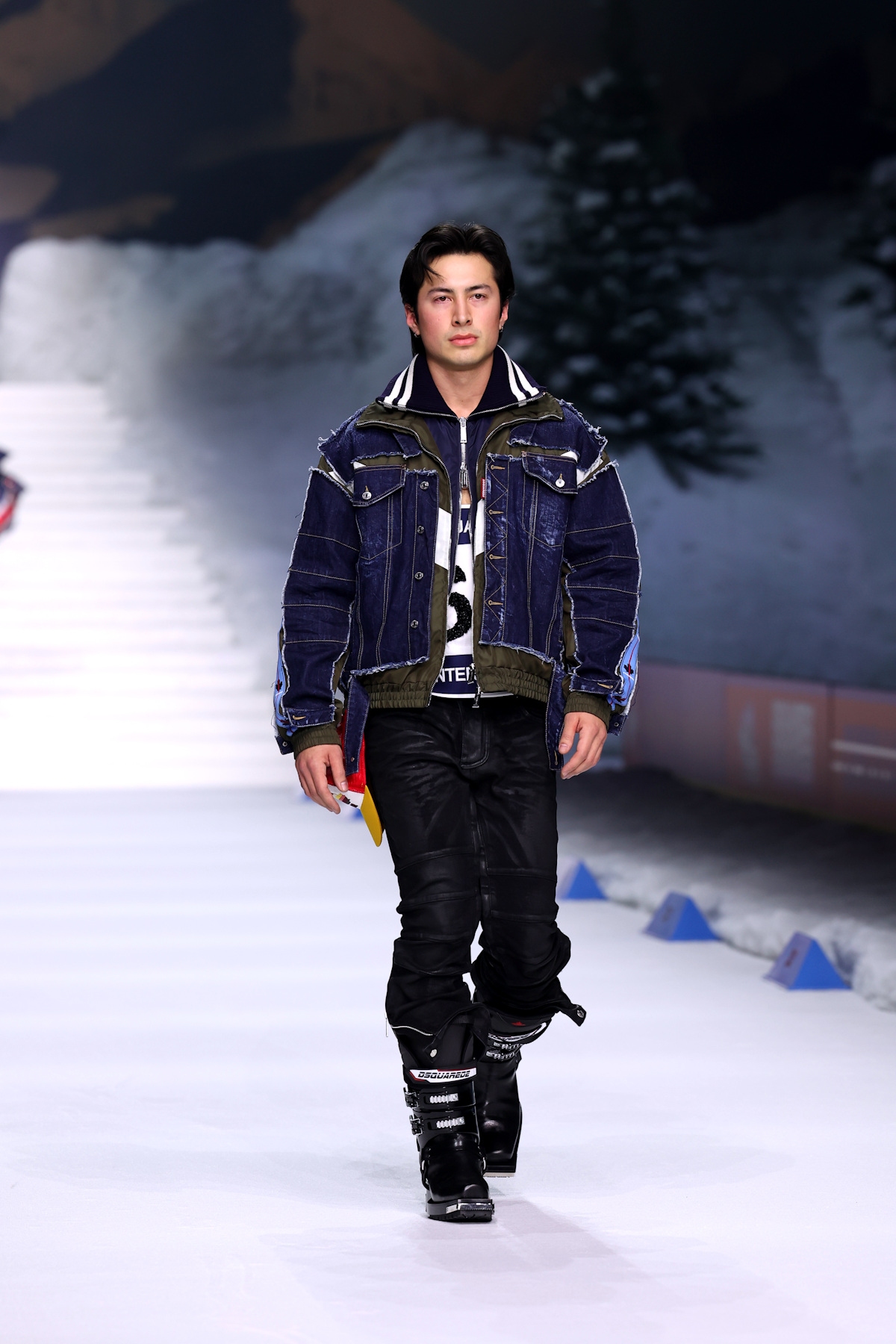 Hot as ice: Hudson Williams infiamma la sfilata di Dsquared2 in alta ...