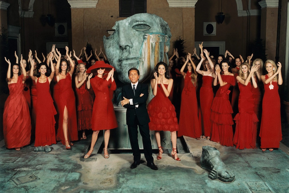 Valentino è morto all'età di 93 anni, l'addio all'Imperatore della moda