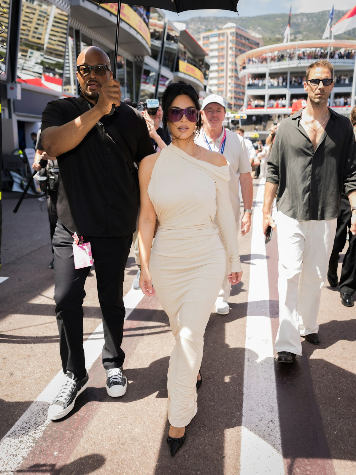 Kim Kardashian a Monaco per Lewis Hamilton: tutti i look