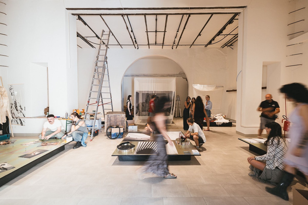 IED Pathos Formulas: la mostra che sfida il confine tra moda, arte e ...