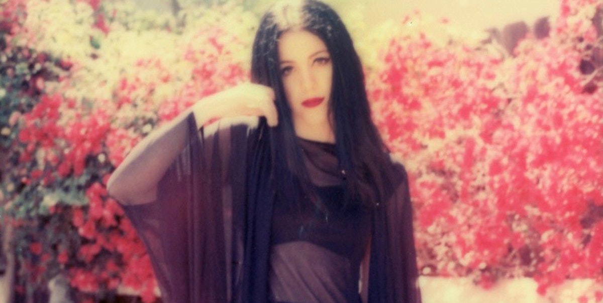 Los Angeles Indie Singer Luna Shadows Pens An Essay About California ...