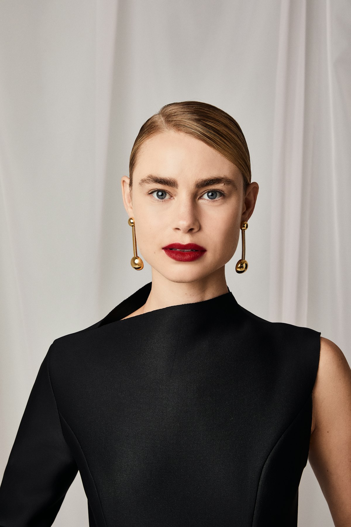 According to Lucy Fry, Acting Has Its Own Special Aura - Interview ...