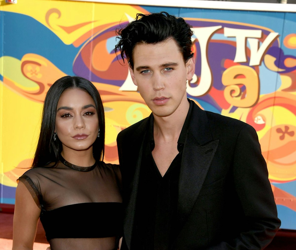 The 16 Biggest Celebrity Break-Ups of 2020 - Celebrity Splits Vanessa Hudgens Austin Butle