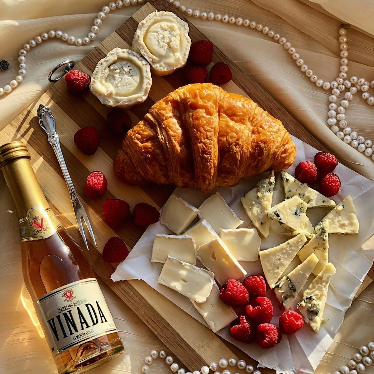 The Fine Art of Food Boards and Pairing - Food Trends Culinary Boards ...