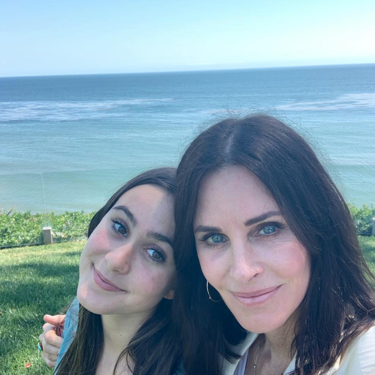 10 Celebrity Mother-Daughter Duos Taking Over TikTok - Charli D'Amelio ...