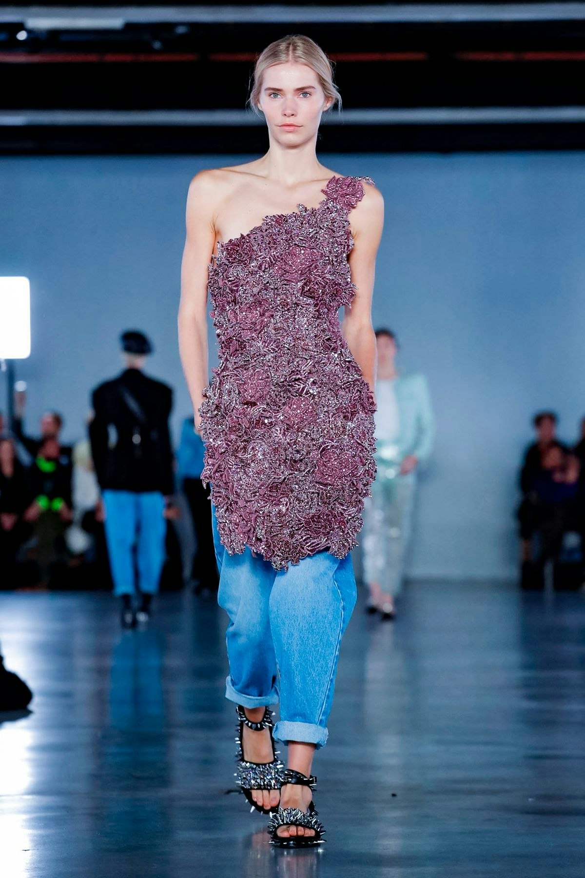 11 Cringeworthy Fashion Trends on the Runway – Bad Trends Moon Boots Chaps