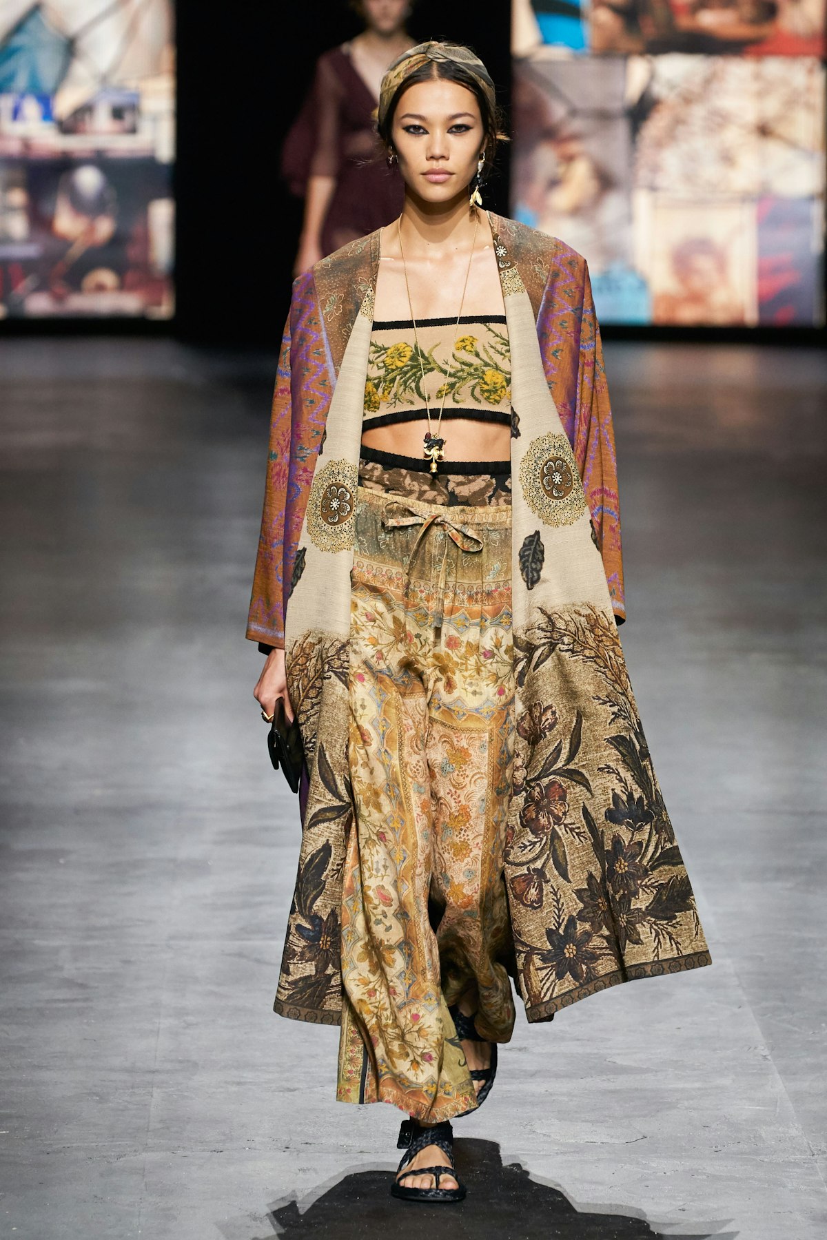 10 Bra Tops From the Spring/Summer 2021 Runways You'll Want to Wear ...