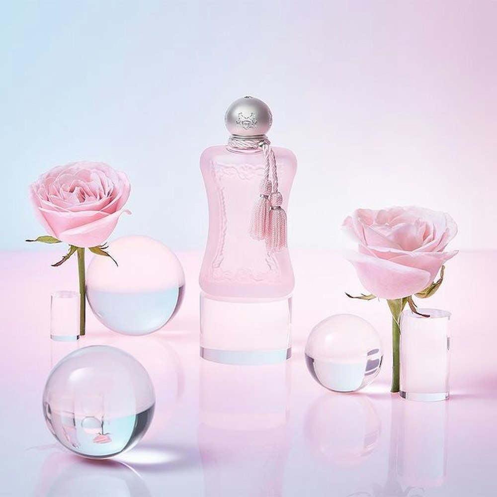 How to Wear and Apply Perfume Like a Pro - Perfume Fragrance Applying ...