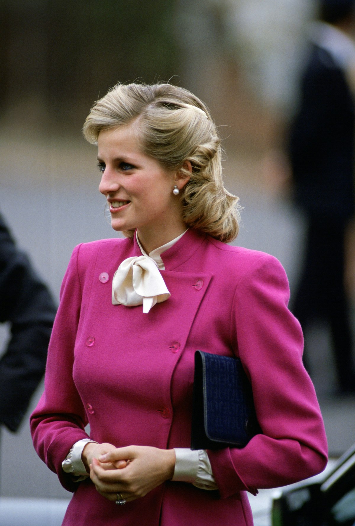 14 Iconic Princess Diana Hairstyles - Princess Diana Hair Haircut Tiara
