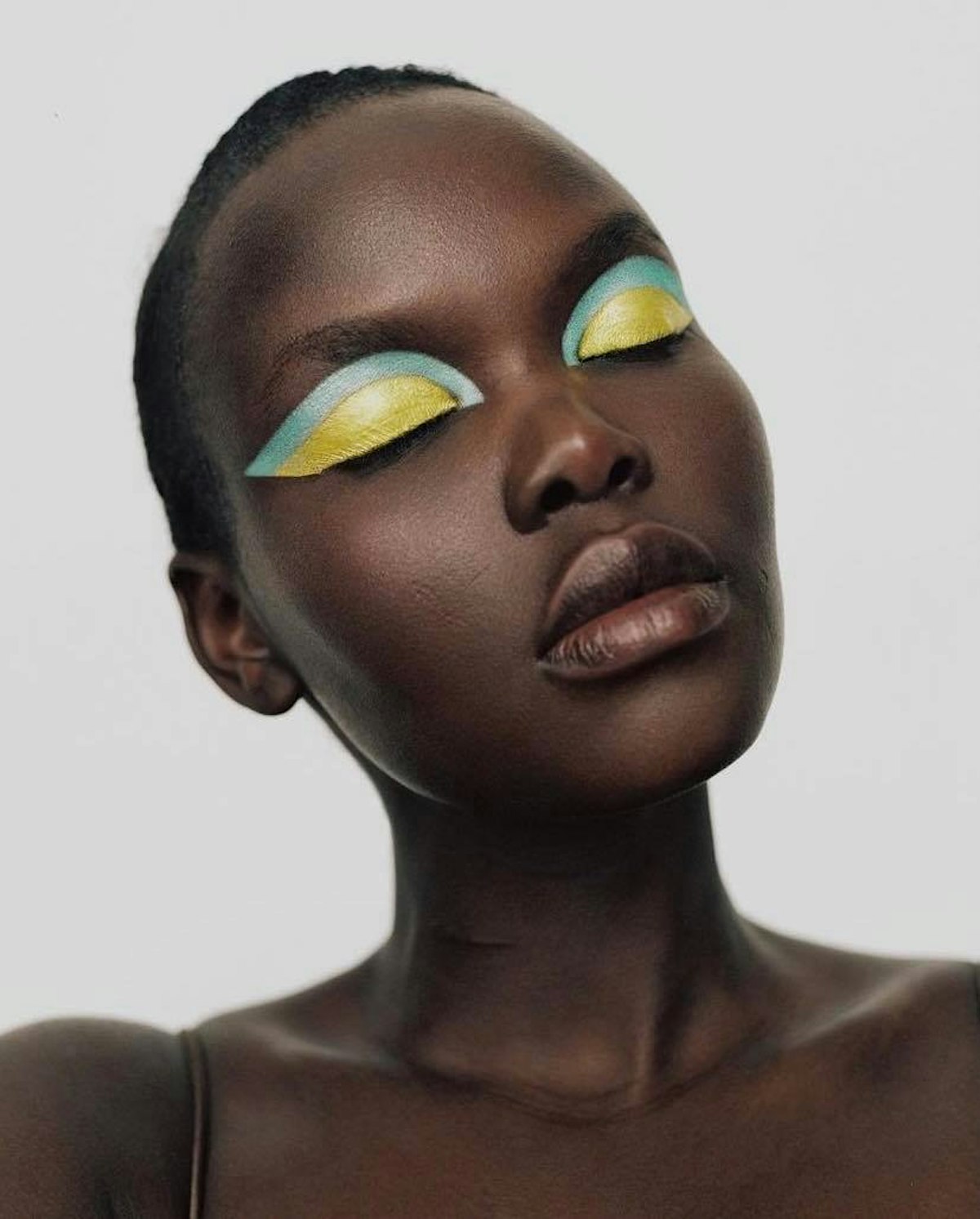 Gemini-Inspired Makeup Looks to Try - Zodiac Beauty Astrology
