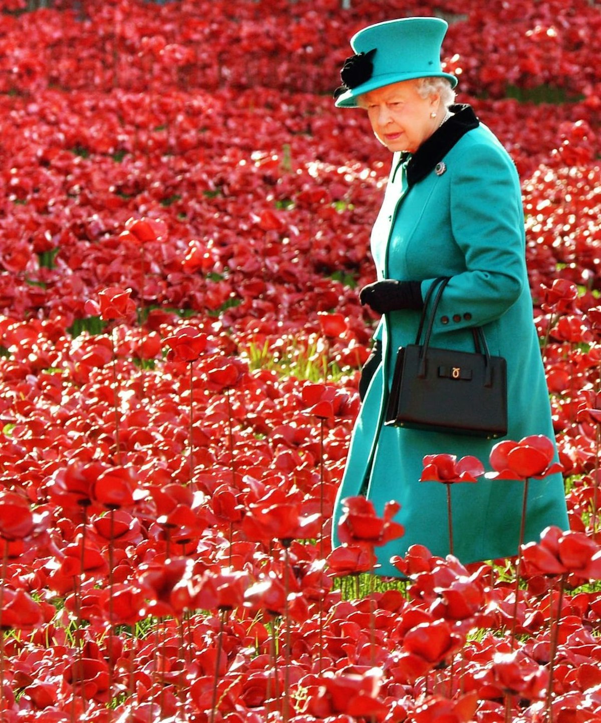 Queen Elizabeth II Cancels Traditional Royal Family Christmas Party ...