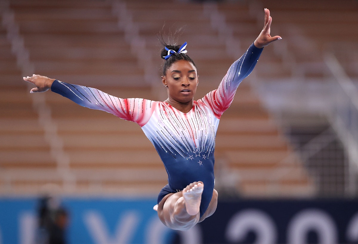 20 History-Making Female Athletes — Simone Biles Serena Williams Women ...