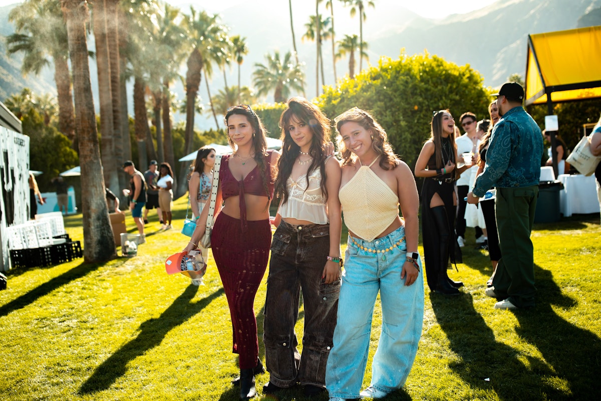 History of Hippie Fashion at Music Festivals — Coachella 2023 Fashion ...