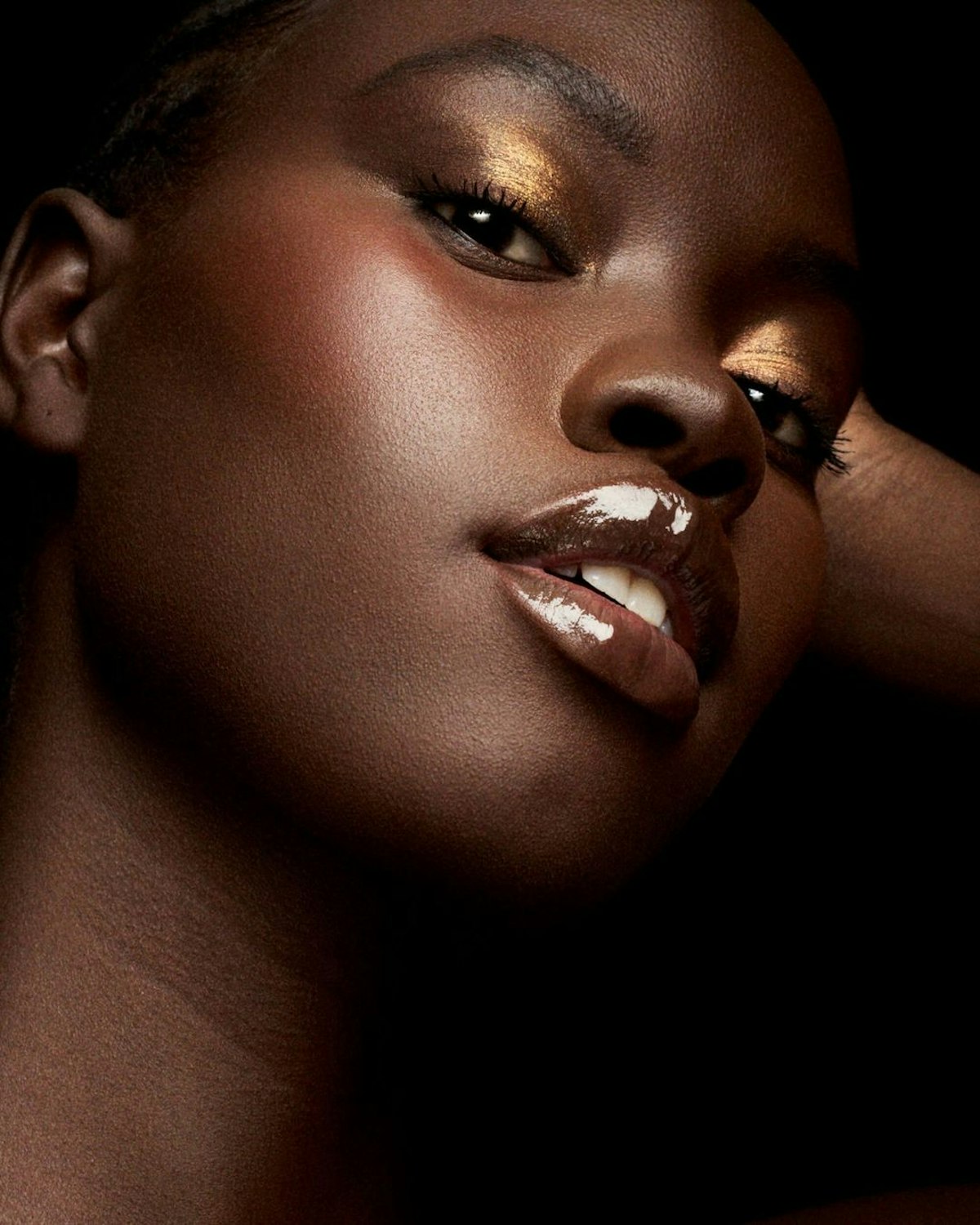 The Best Bronzing Drops for Radiant Skin