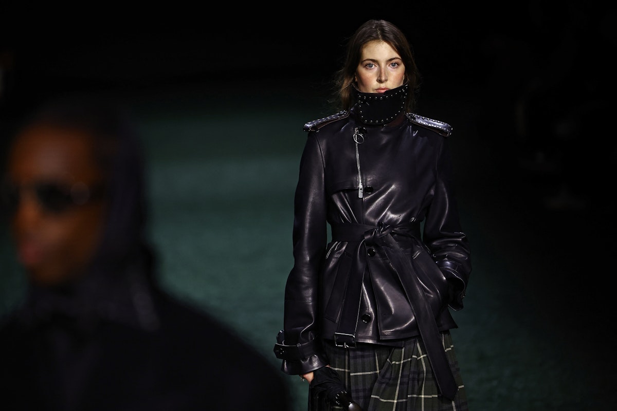 Meet Maya Wigram, Phoebe Philo's Daughter — Maya Wigram Runway Burberry