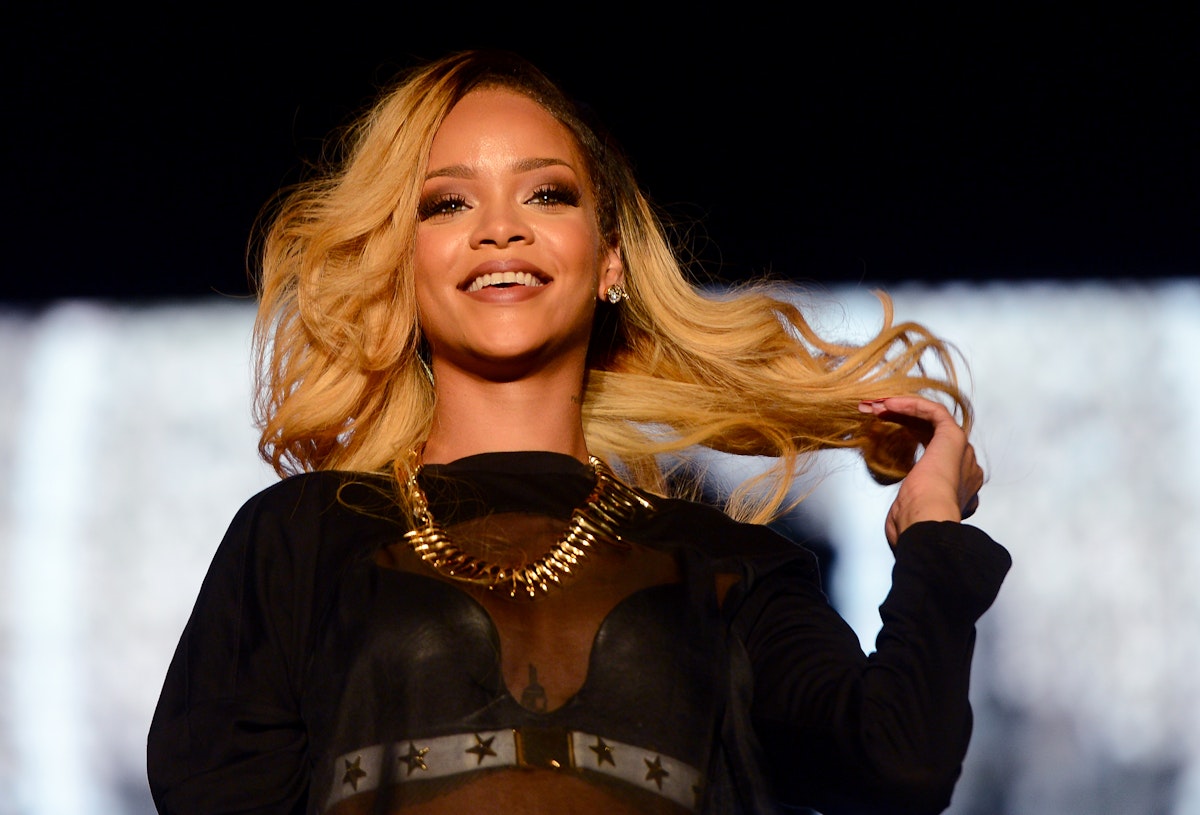 These Celebrities Are Bringing back Skinny Brows — The Y2K Skinny Brow ...