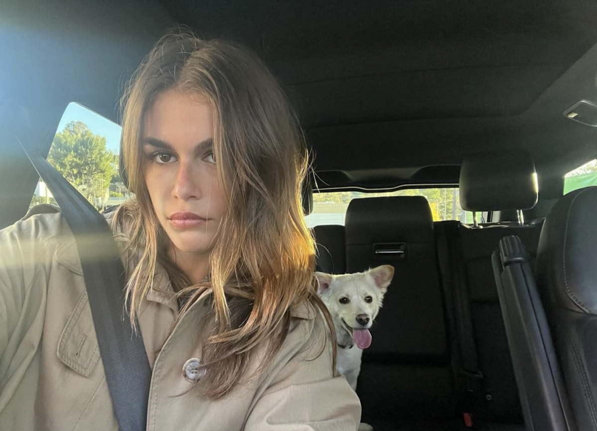 Is The Gen-Z Middle Part Still Going Strong? — Hair Parted Down The ...