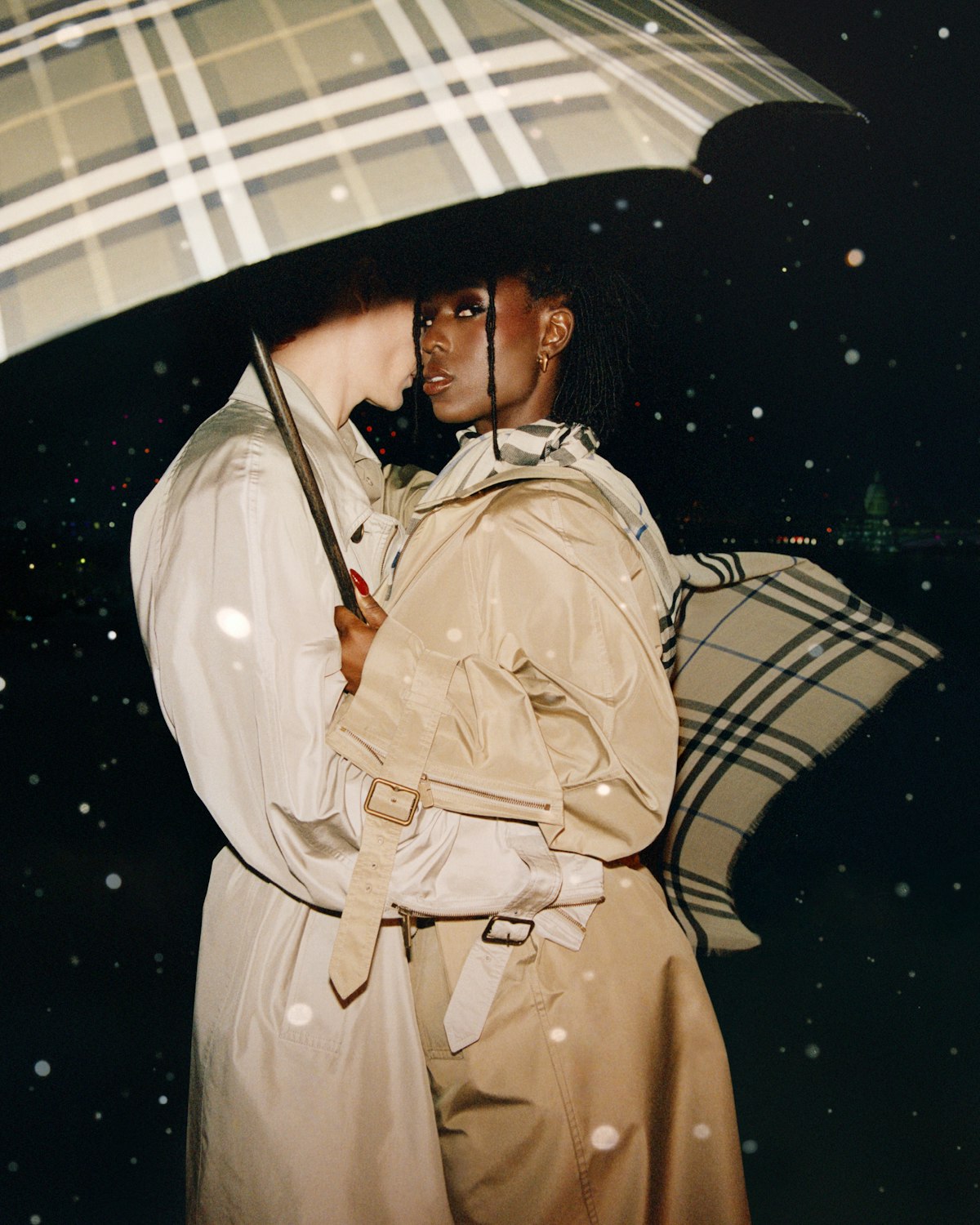 Burberry's Romantic Campaign With Naomi Campbell Is Just in Time for ...