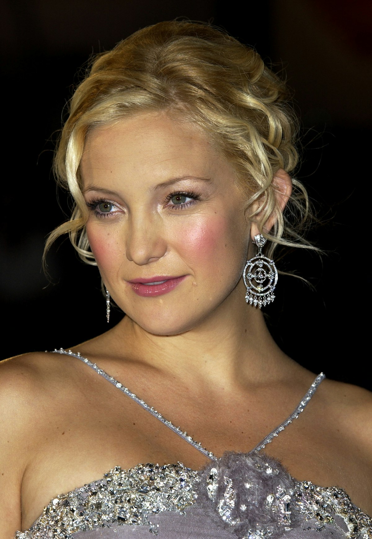 Kate Hudson's Sheer Chanel Couture Outfit and Baby Bump at the 2003 ...