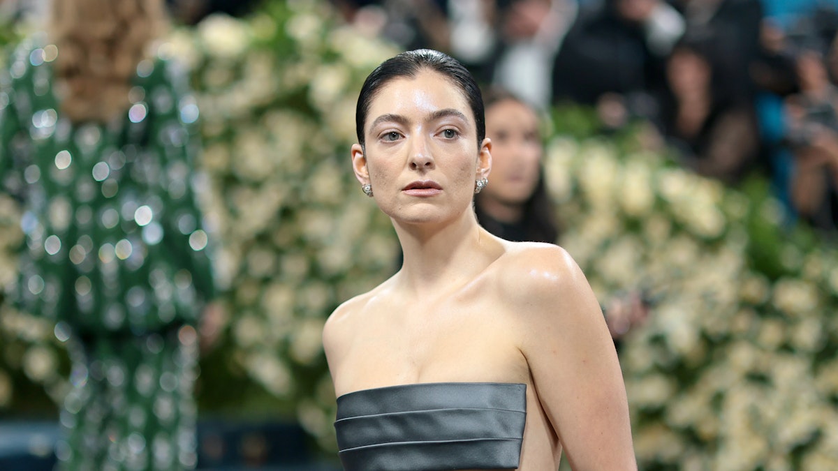 Lorde Talks Her Gender Identity and Reveals Fluidity, Ahead of New ...