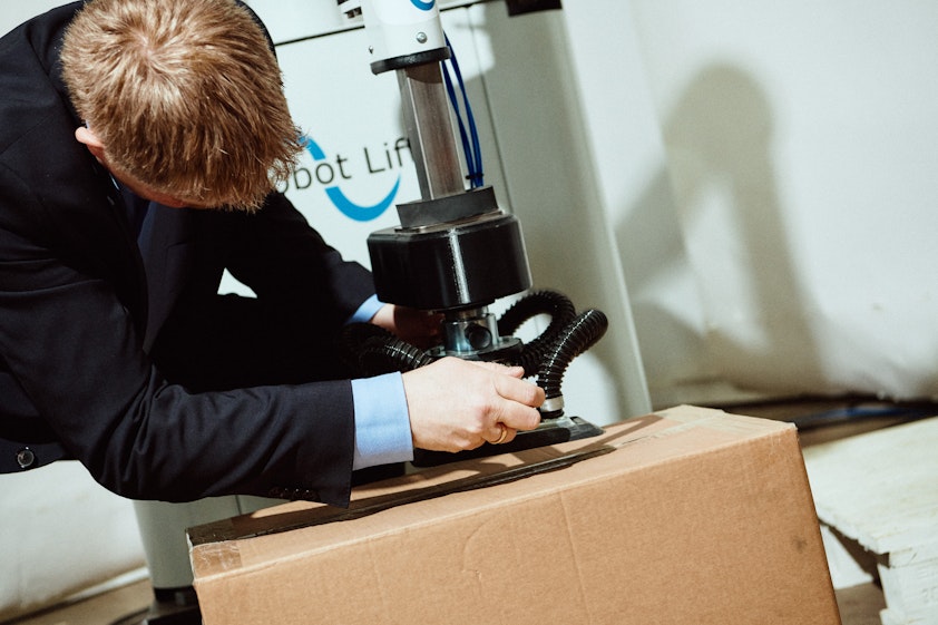 Cobot Lift rethinks collaborative robot lifting applications