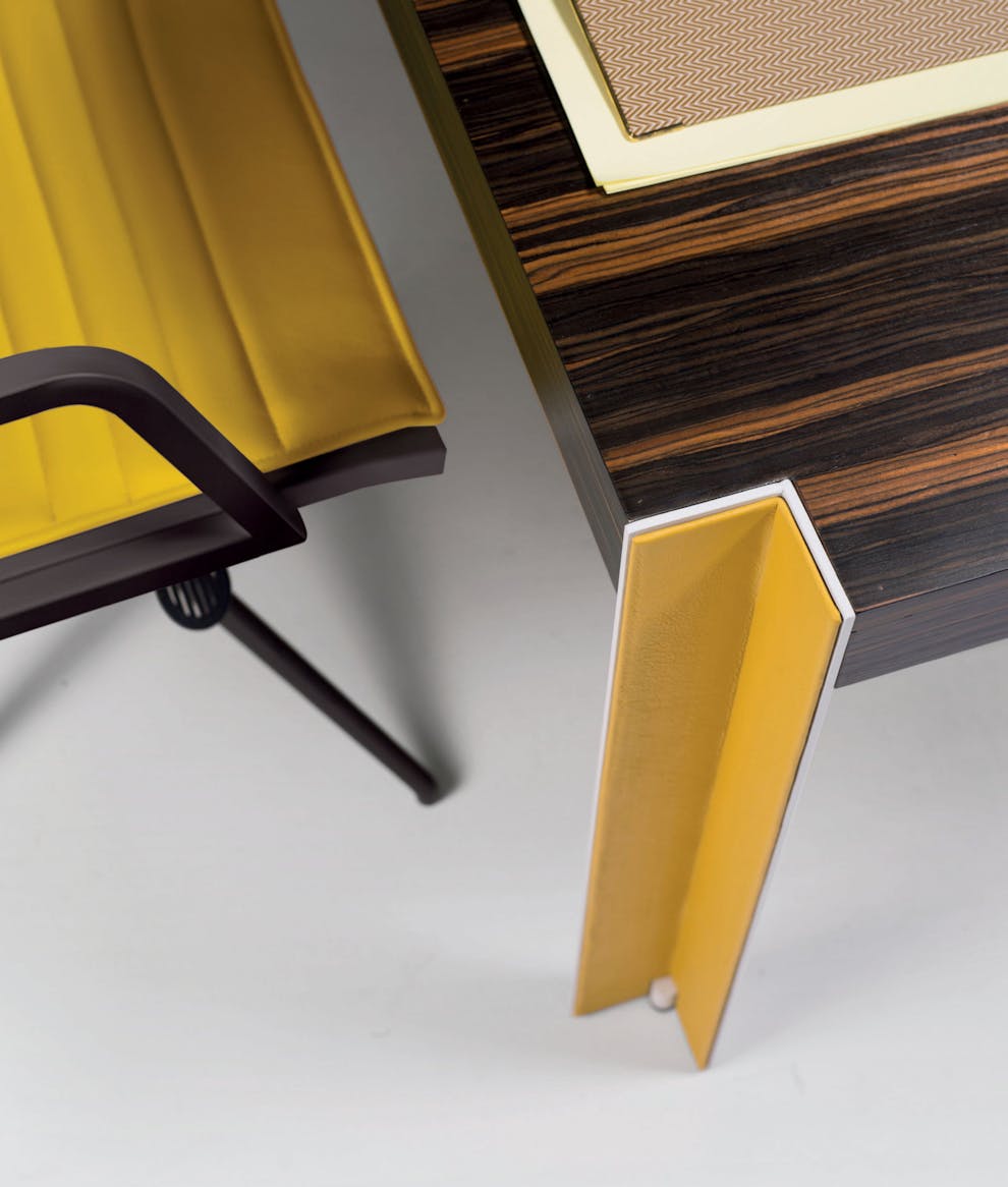 Roger table - Refined and modern