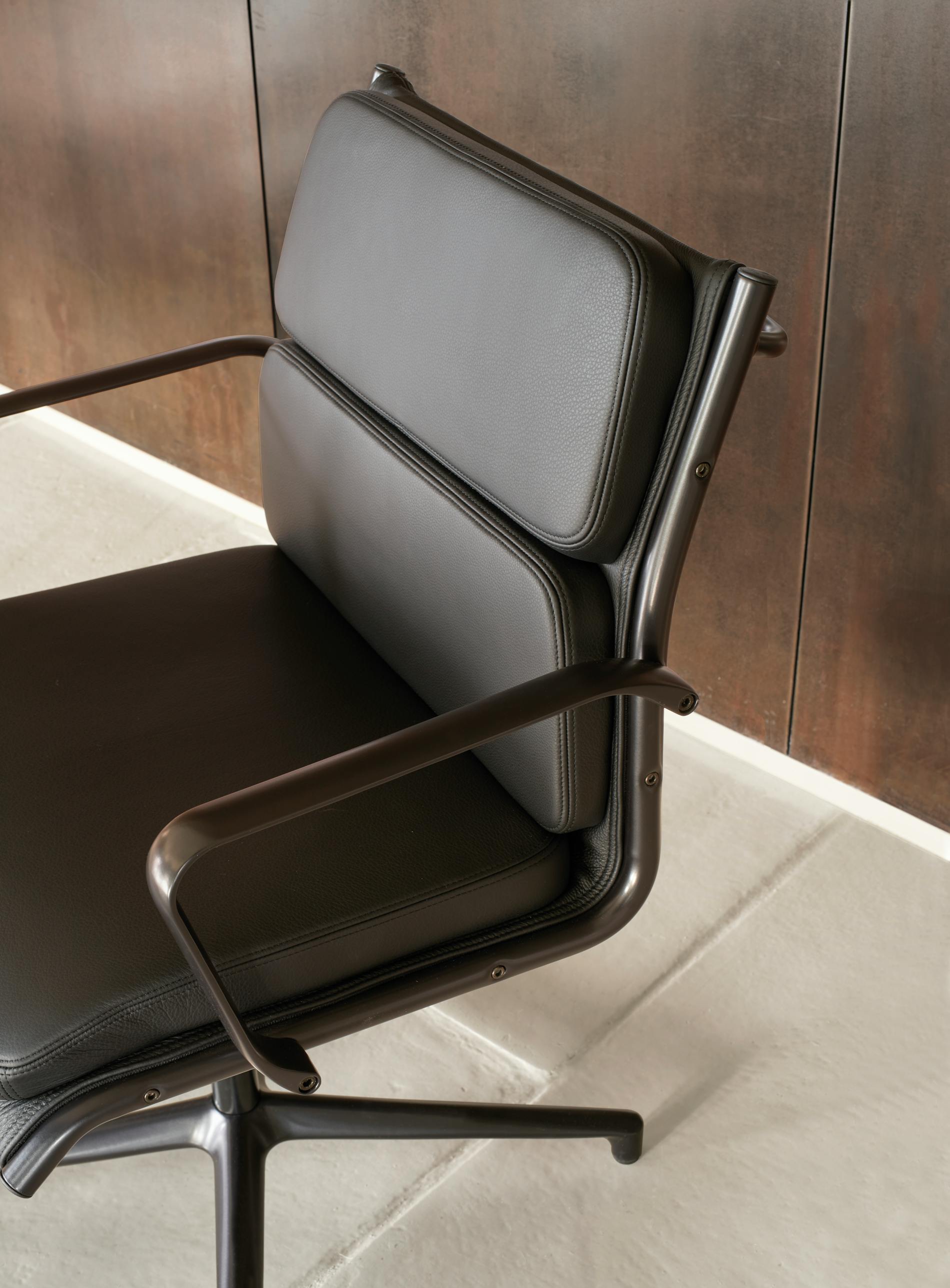 Season Comfort - Executive chair with high back