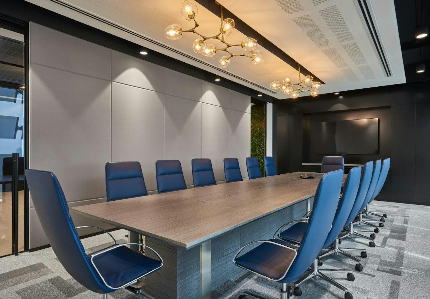 Amelie Comfort- executive chair with foam single shell