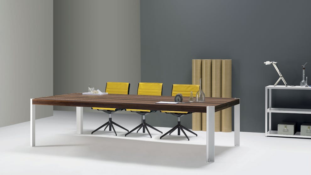 Roger table - Refined and modern