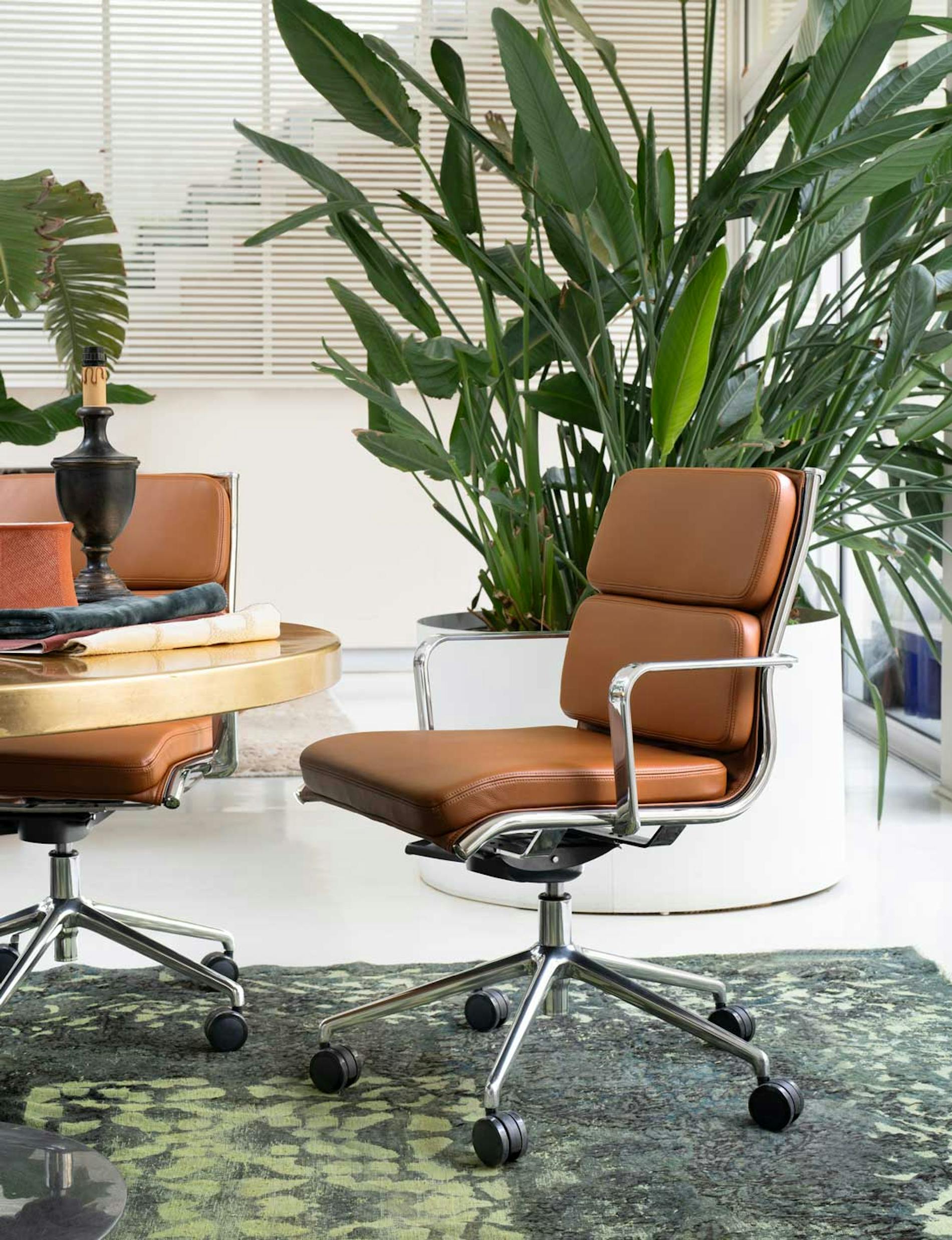 Season Comfort - Executive chair with high back