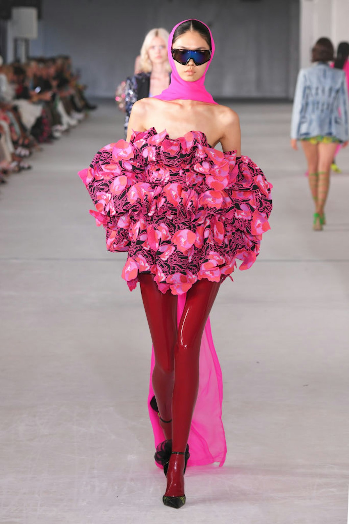 How To Style Colored Tights This Winter — Colorful Tights Fashion Trend ...