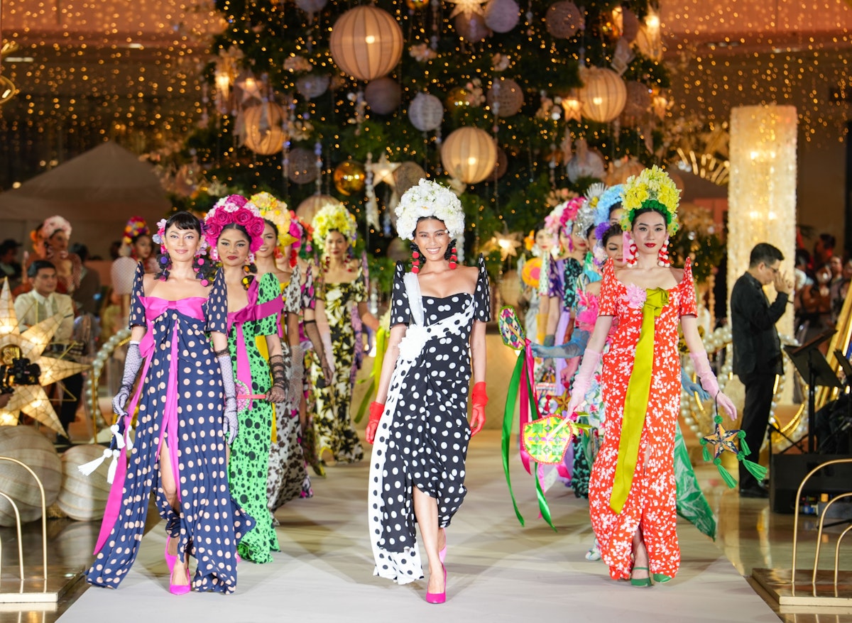 Paskong TernoCon Brings Filipino Fashion to SM Aura